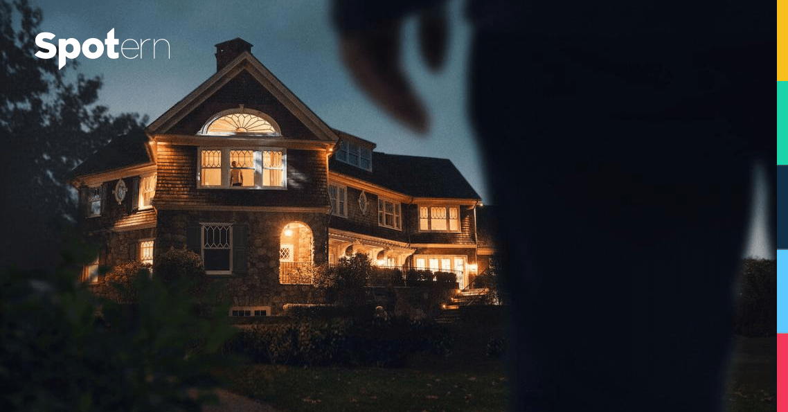 Mitch (played by Richard Kind) outfits on The Watcher