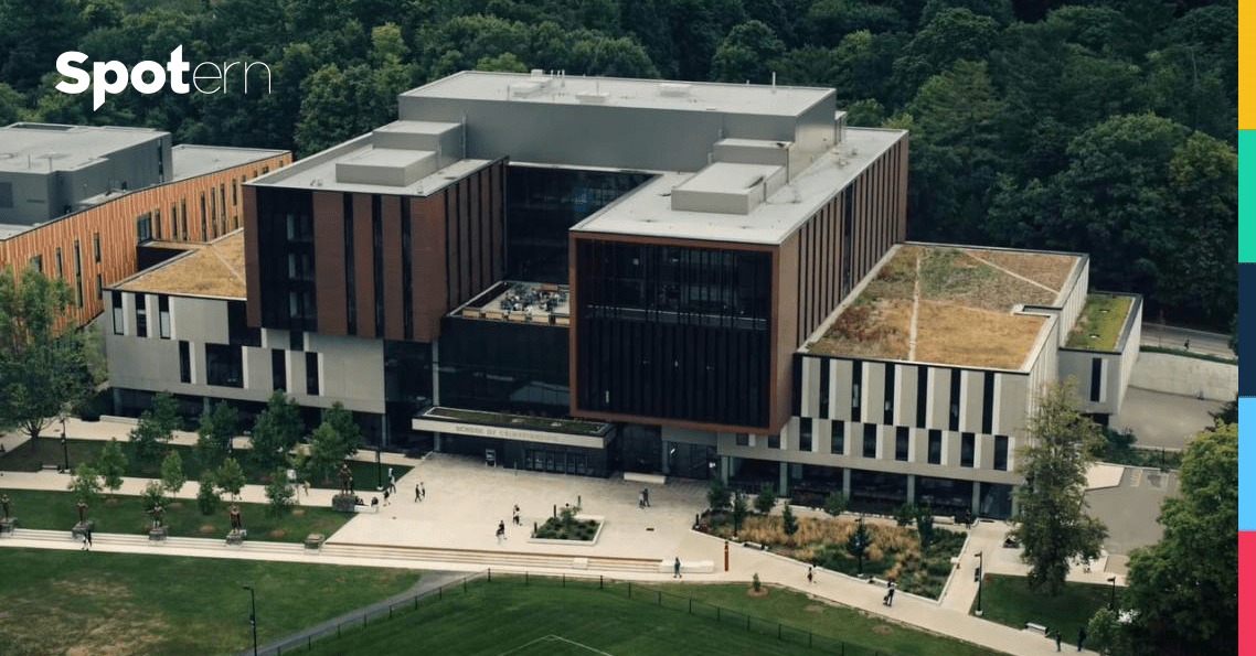 Découvrez la garde-robe de Andre Anderson (Chance Perdomo) dans Gen V