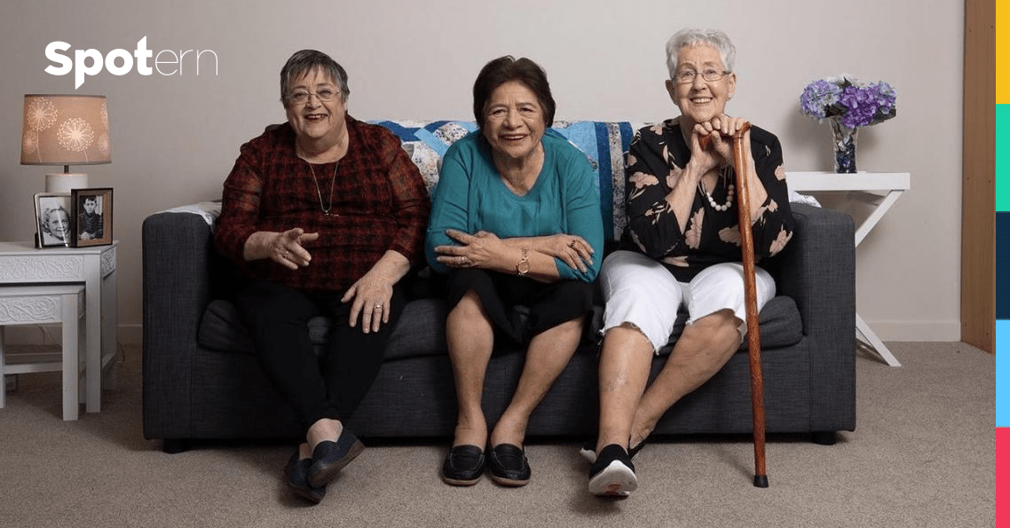 Gogglebox New Zealand: Clothes, Outfits, Brands, Style and Looks | Spotern