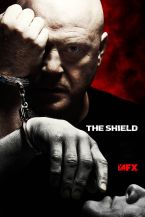 The sunglasses that Vic Mackey (Michael Chiklis) in The Shield | Spotern