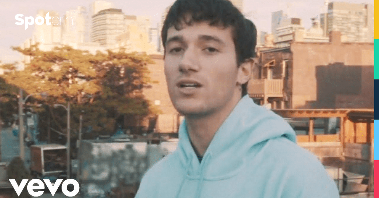 Jeremy Zucker - comethru (Official Video): Clothes, Outfits, Brands ...