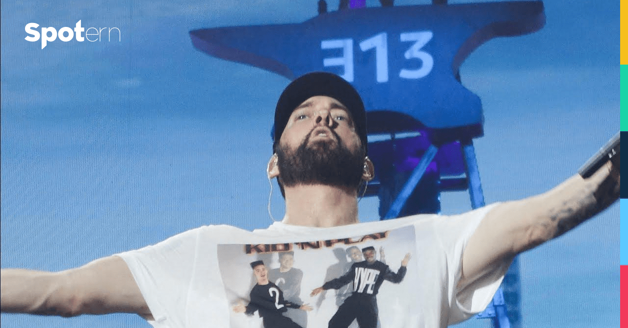 Eminem full concert at Abu Dhabi 2019.10.25 (front row center): Clothes ...