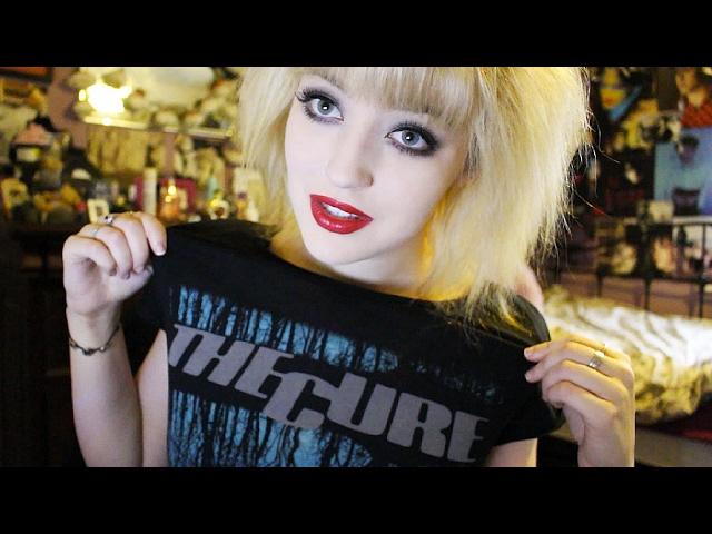 The t-shirt Violator of the group Dépéche Mode in the youtube video of ...