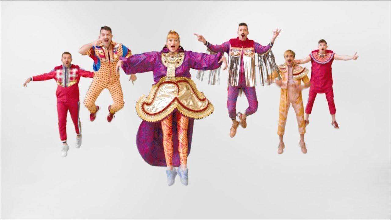 The sneakers of Liliboy in the clip Boys & Girl Deluxe | Spotern