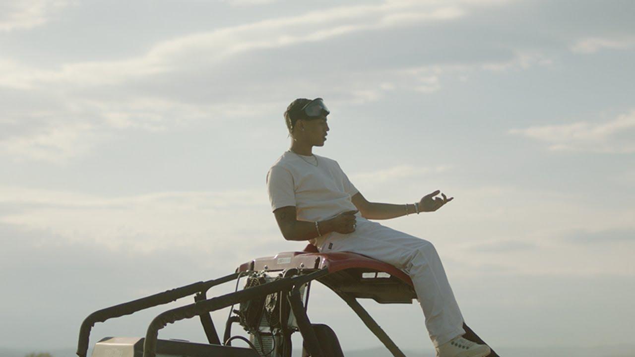 Paire de OBOY dans OBOY - Mélodie (Clip officiel) | Spotern