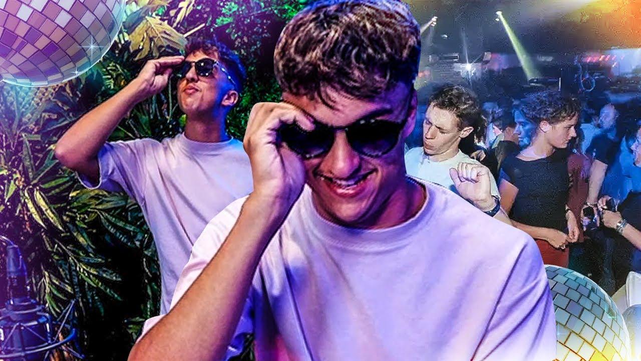 Le t-shirt rose pale porté par Inoxtag dans la vidéo L'anecdote de la ...