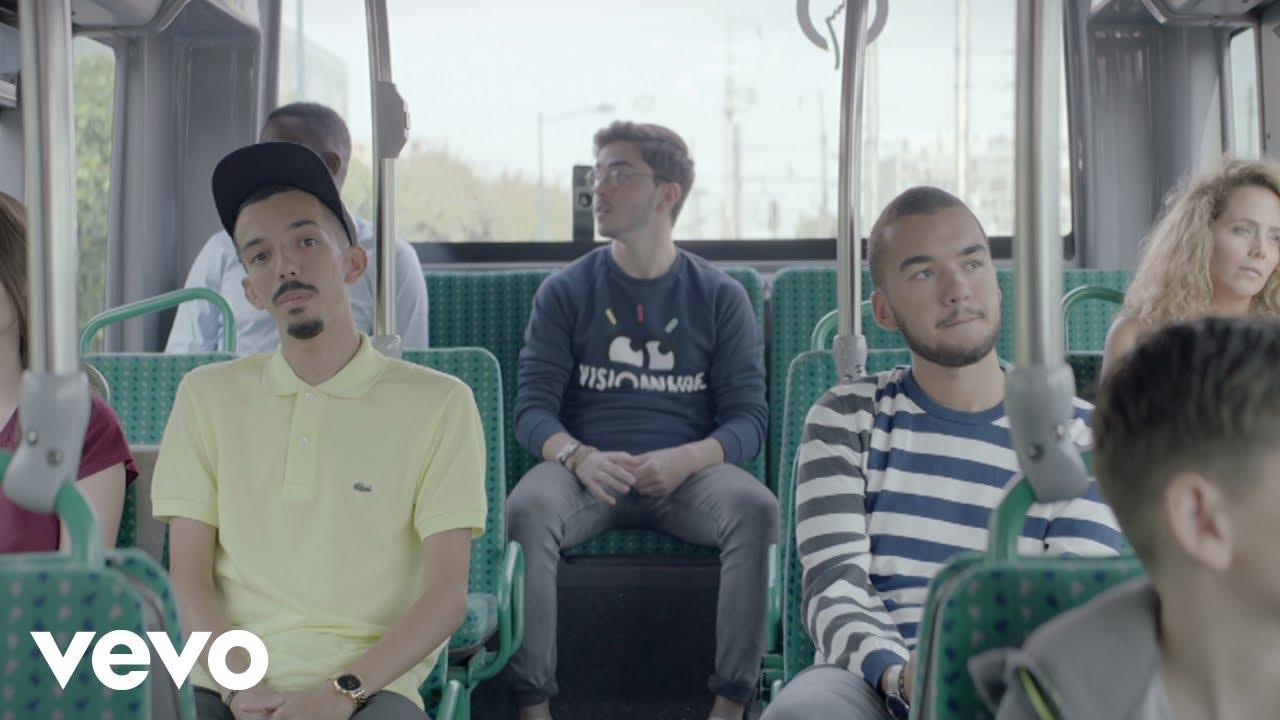 Le T-shirt visionnaire de Bigflo et Oli dans le clip de Dommage | Spotern