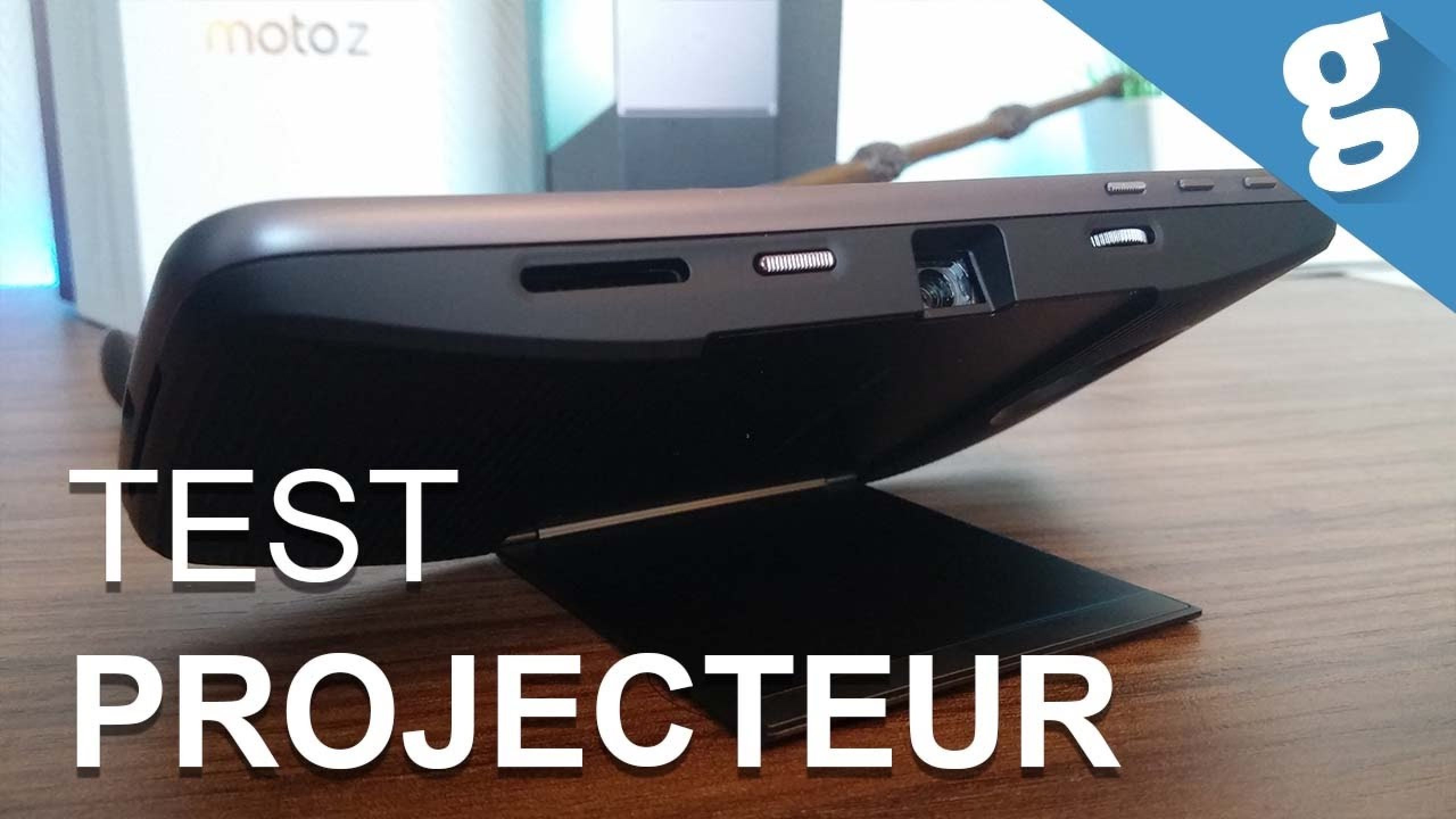 Projeter son téléphone sur le mur - test de l'Insta Share Projector ...