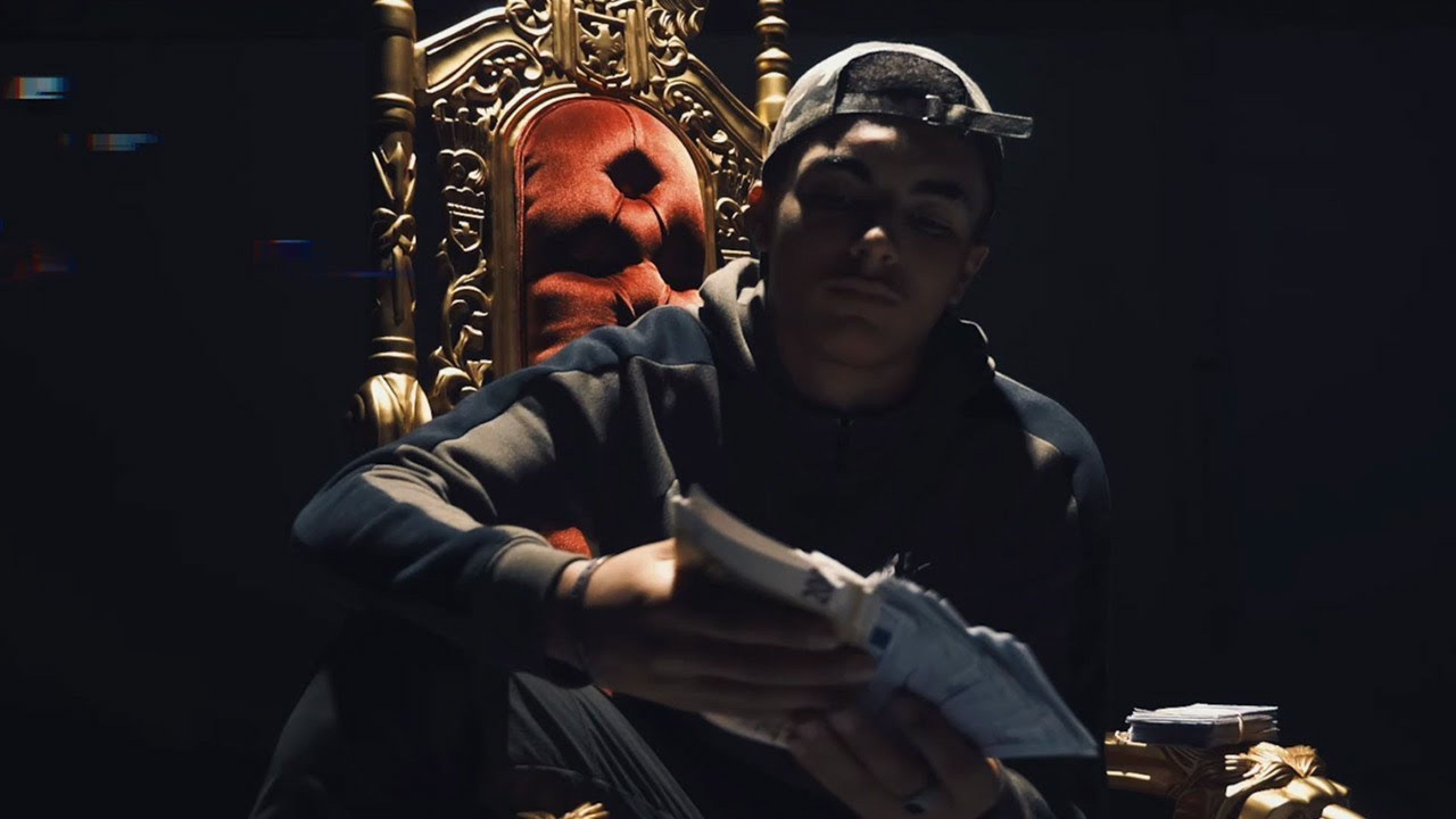 RK - Lové (Clip officiel) : Vêtements, Mode, Marque, Look et Style ...