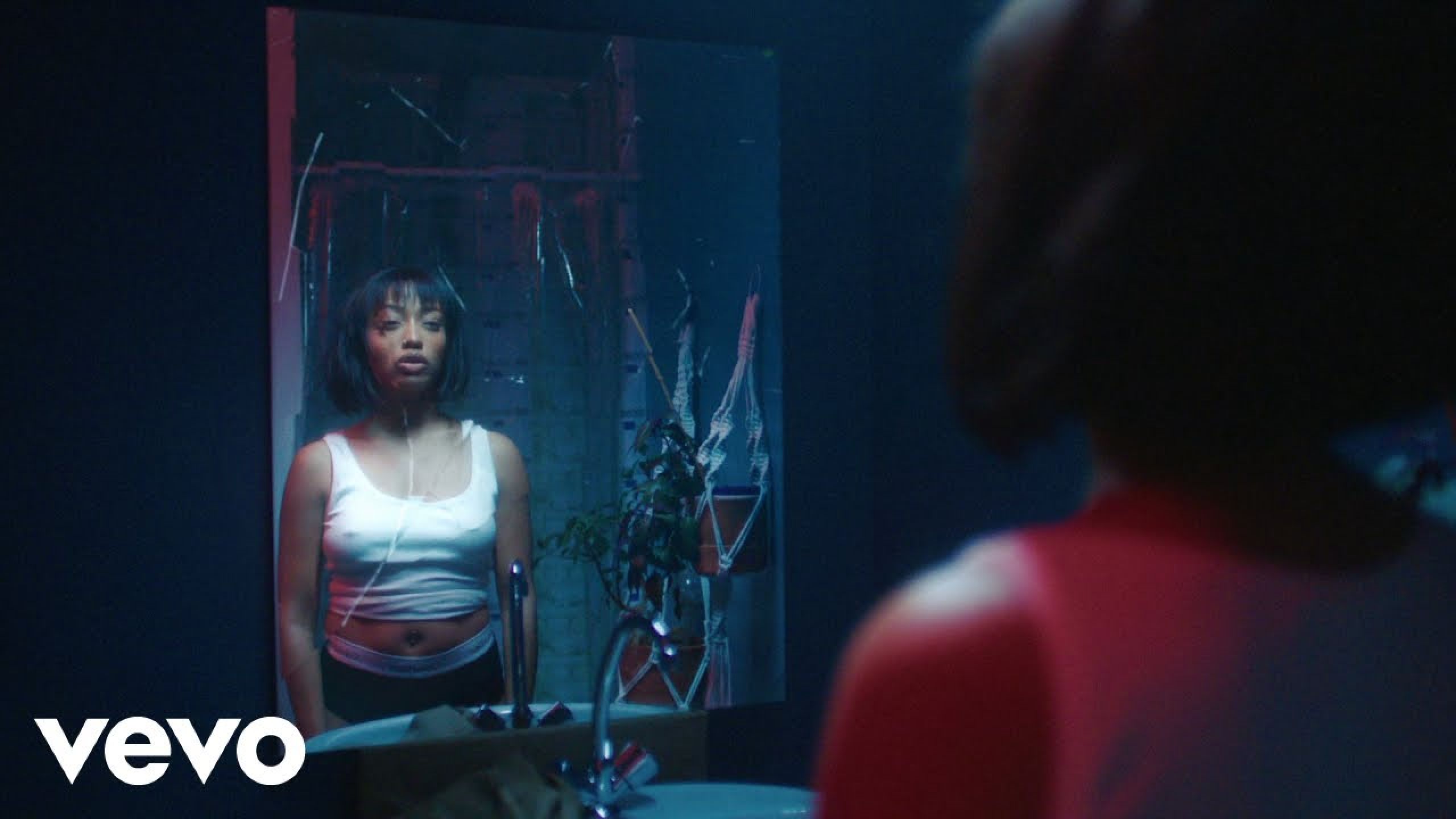 Shay - Jolie: Clothes, Outfits, Brands, Style and Looks | Spotern