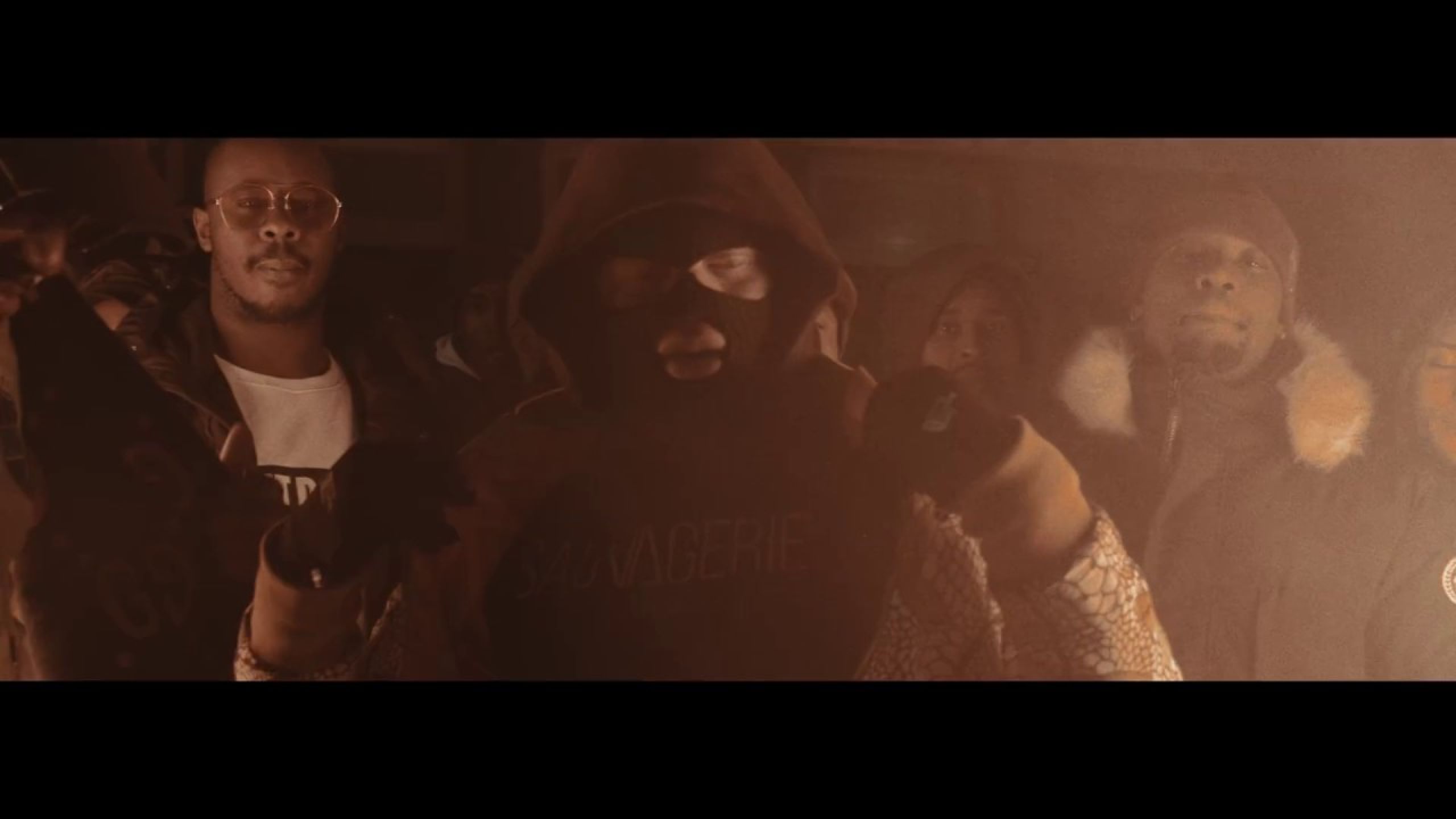 Kalash Criminel - 47AK feat. Gradur (Clip officiel): Clothes, Outfits ...