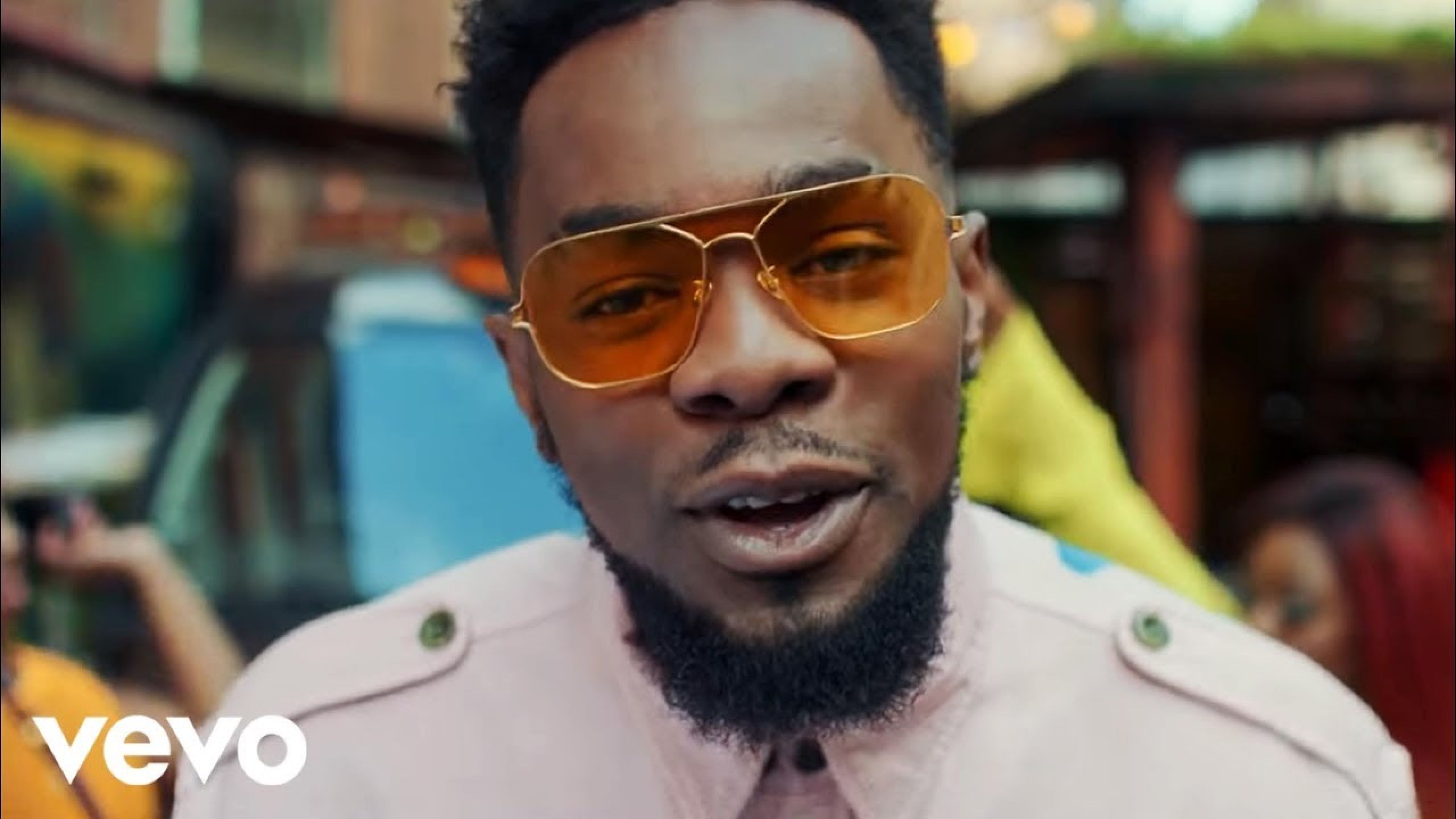 Patoranking - Suh Different (Official Video): Clothes, Outfits, Brands ...