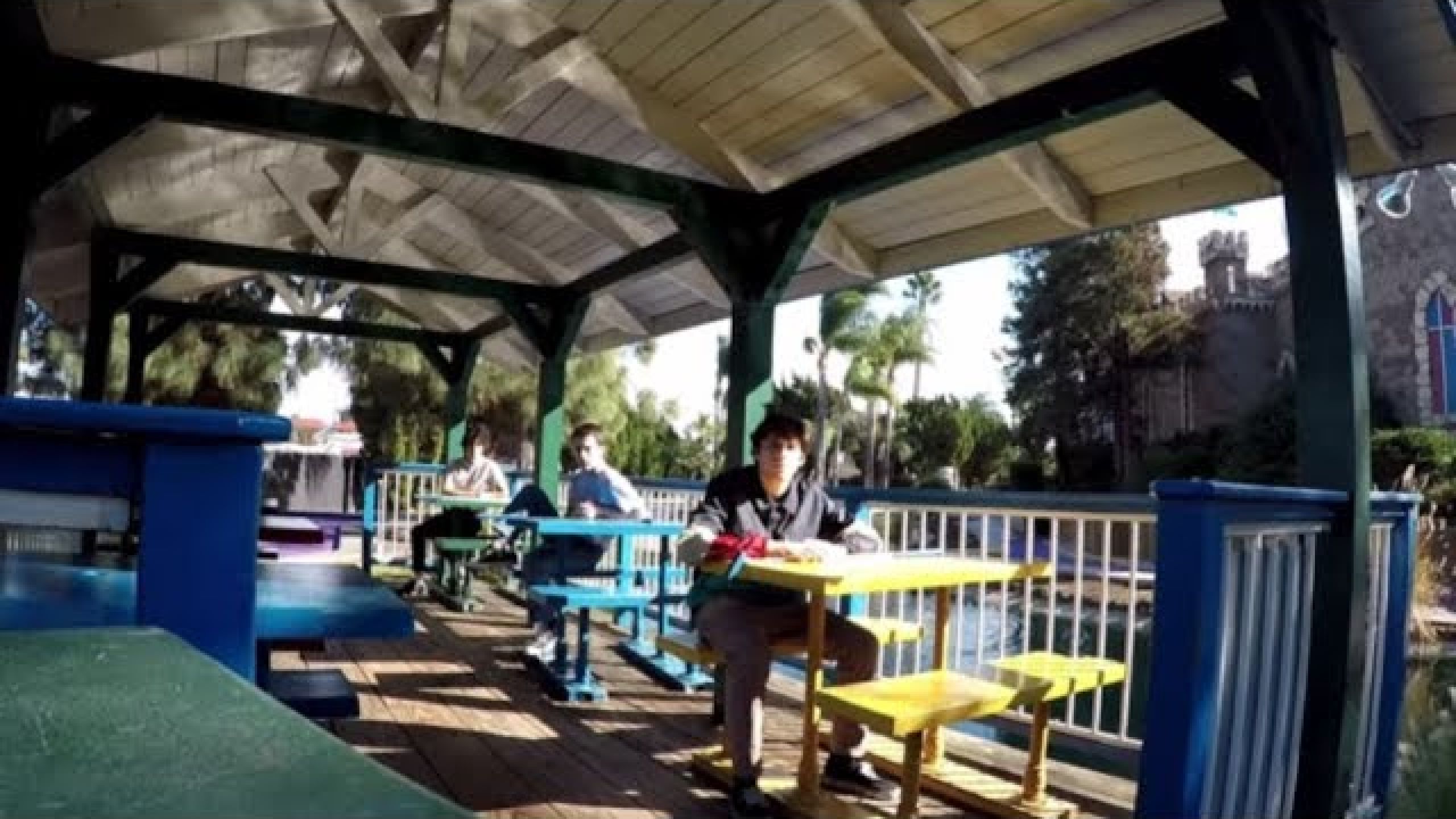 Wallows - Sidelines (Official Lyric Video): Clothes, Outfits, Brands ...