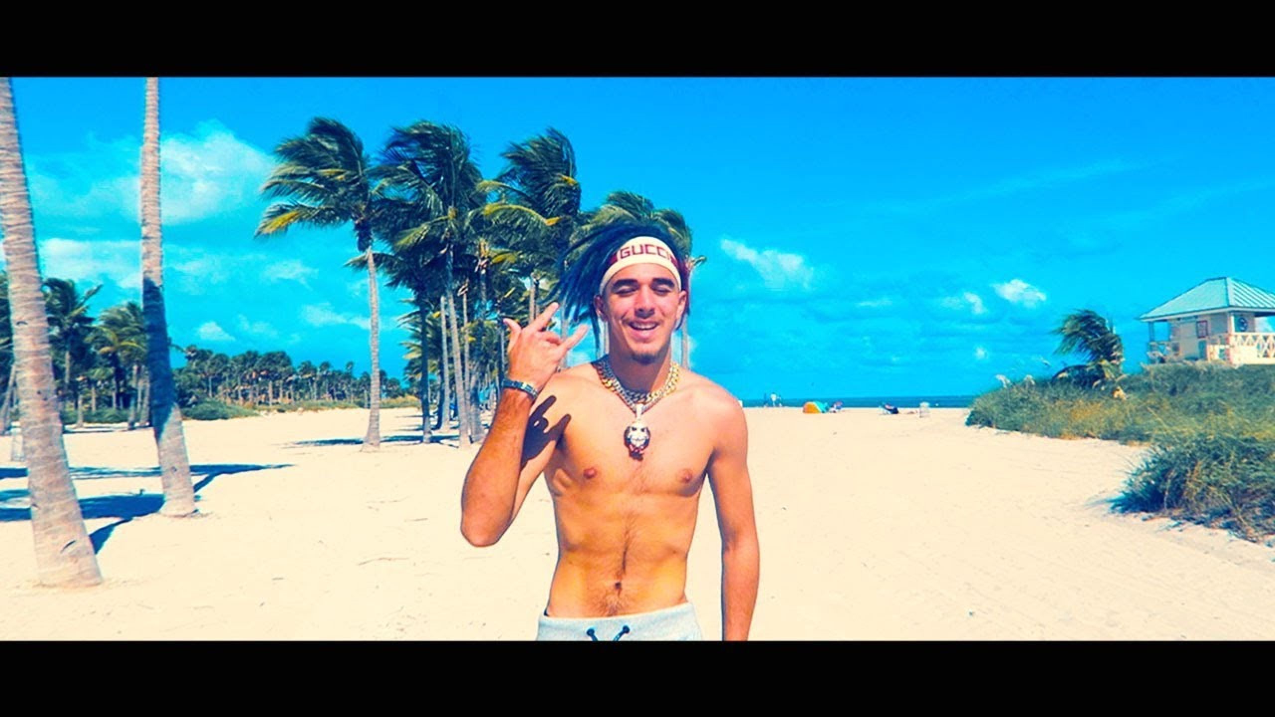 ZORKA - My Life (Clip Officiel): Ropa, Moda, Marca, Look y Estilo | Spotern