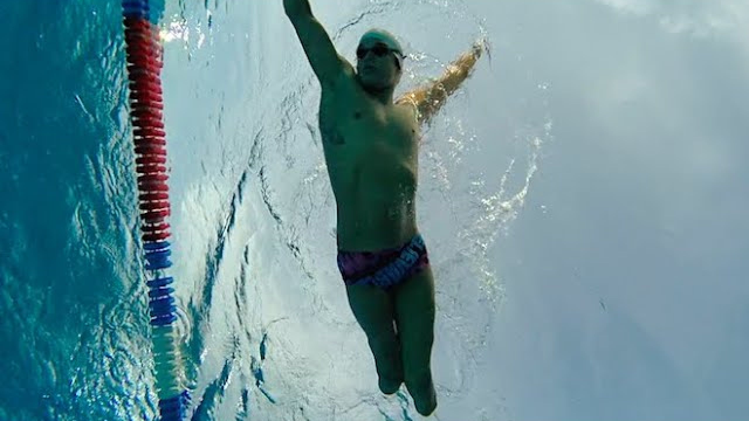 Théo Curin, amputé des quatre membres et champion de natation - Le ...