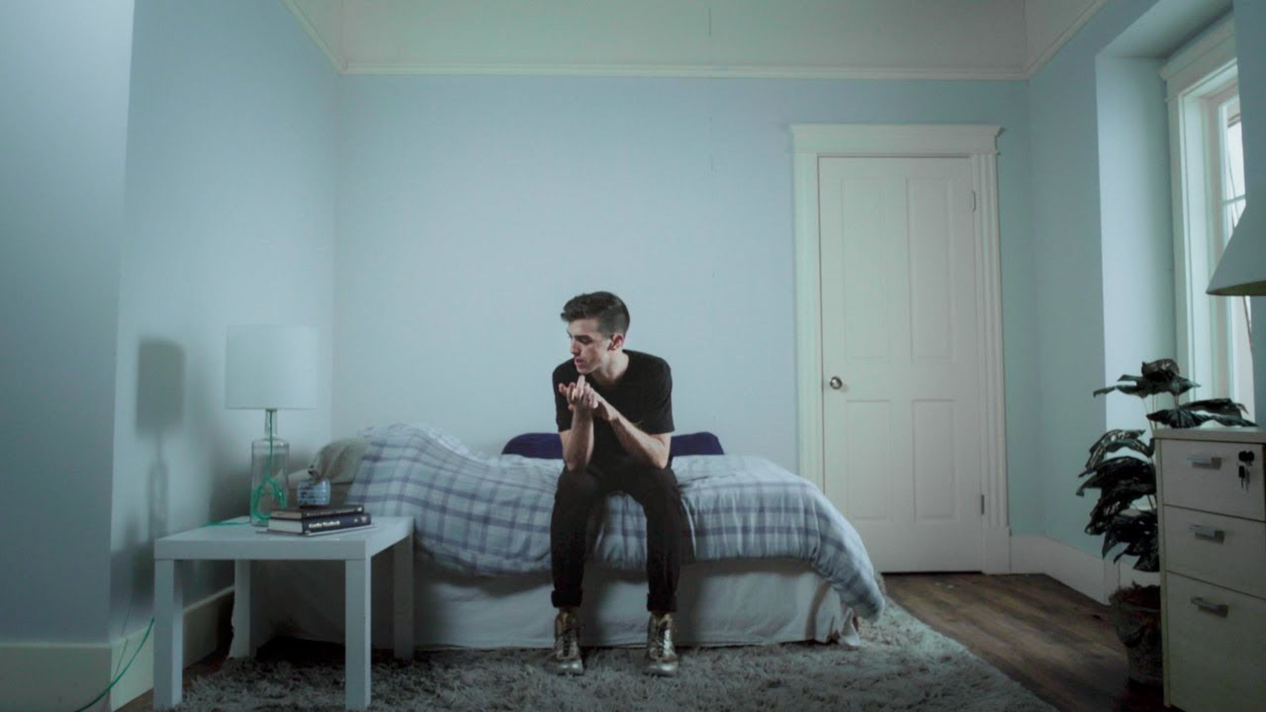 half•alive - the fall [VIDEO]: Clothes, Outfits, Brands, Style and ...