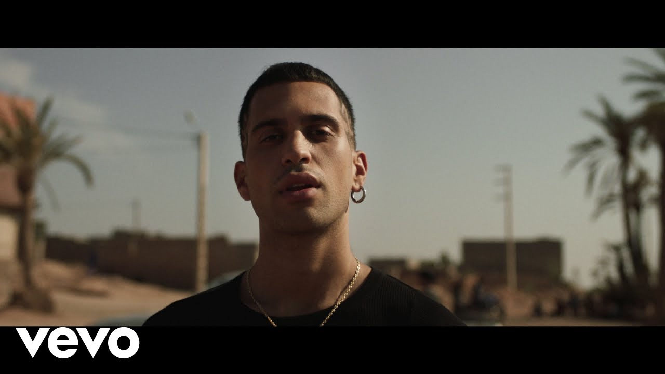 Mahmood - Barrio: Clothes, Outfits, Brands, Style and Looks | Spotern