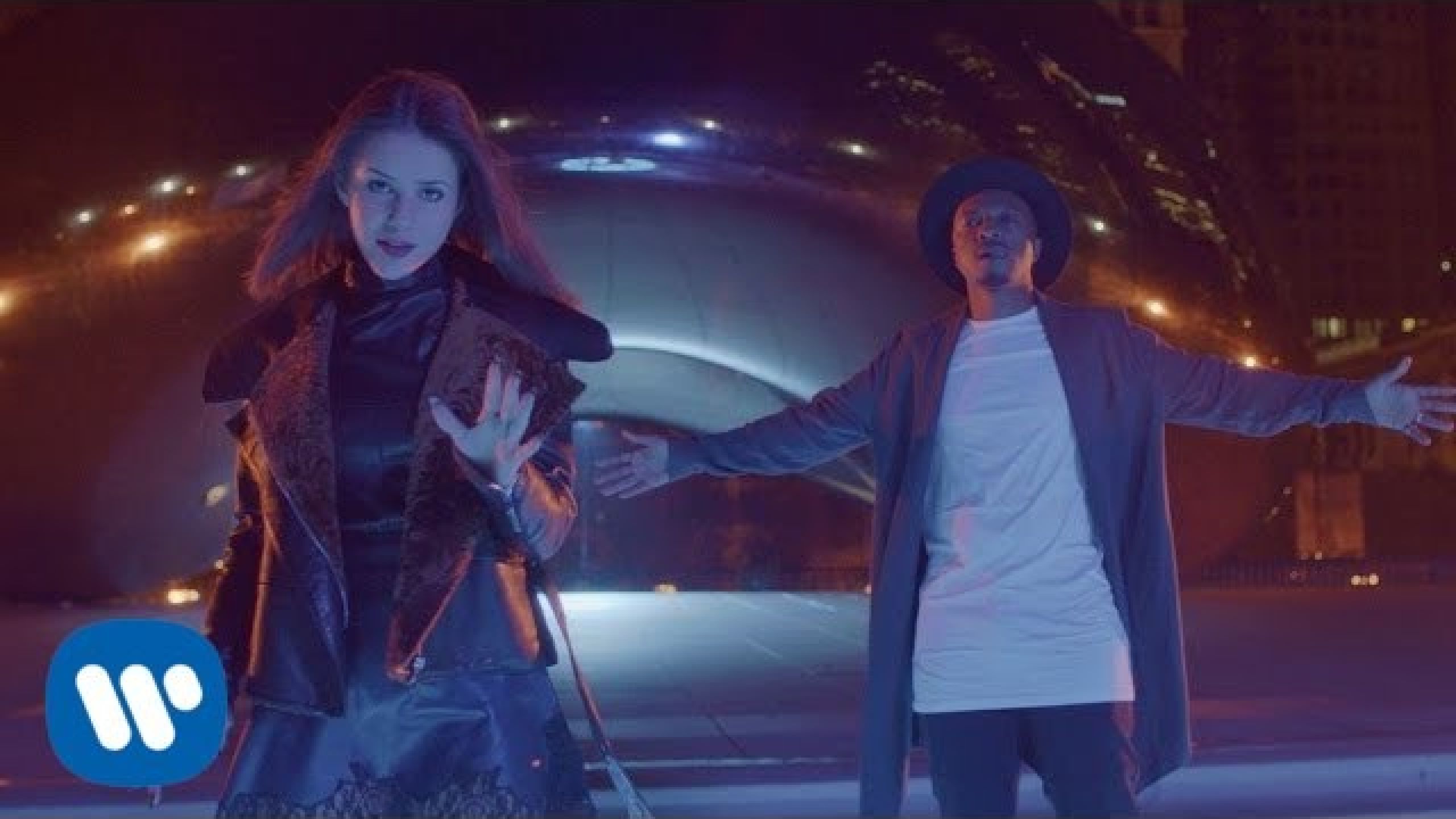 Soprano feat. Marina Kaye - Mon Everest (Clip officiel): Clothes ...