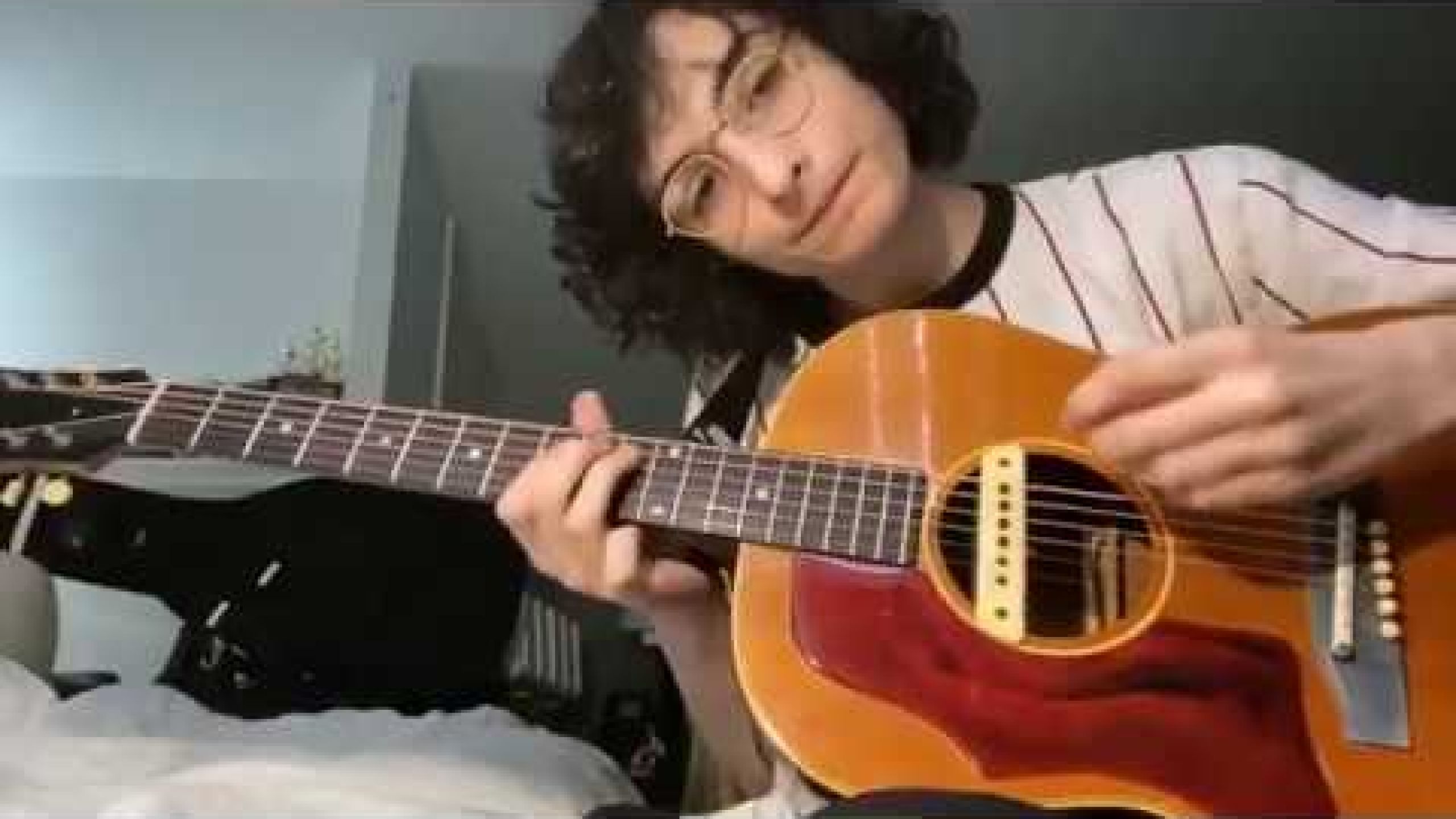 Finn Wolfhard Instagram Livestream (April 10,2020): Clothes, Outfits ...