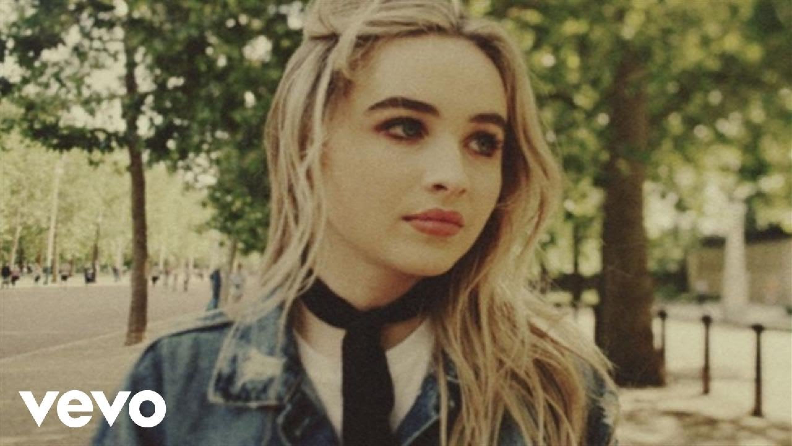 Sabrina Carpenter - On Purpose (Official Video): Clothes, Outfits ...