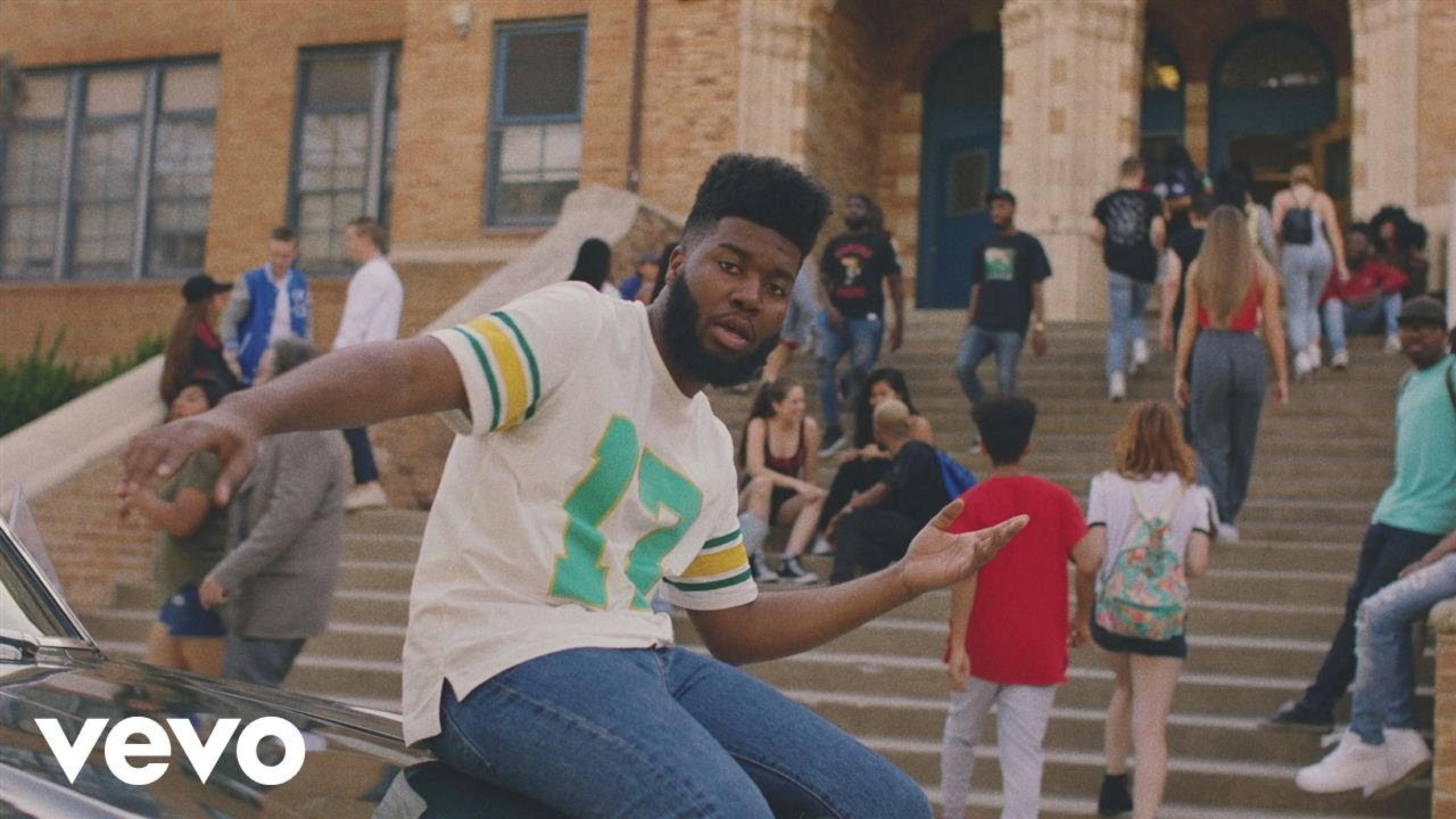 Khalid - Young Dumb & Broke (Official Video) : Vêtements, Mode, Marque ...
