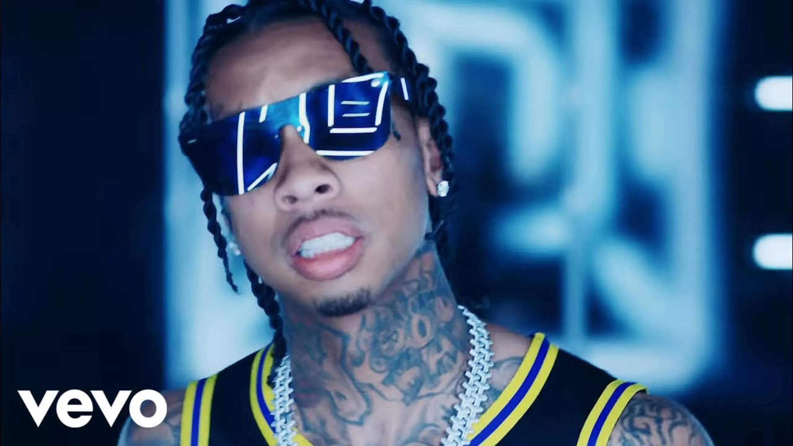 Tyga - SWISH (Official Music Video): Clothes, Outfits, Brands, Style ...