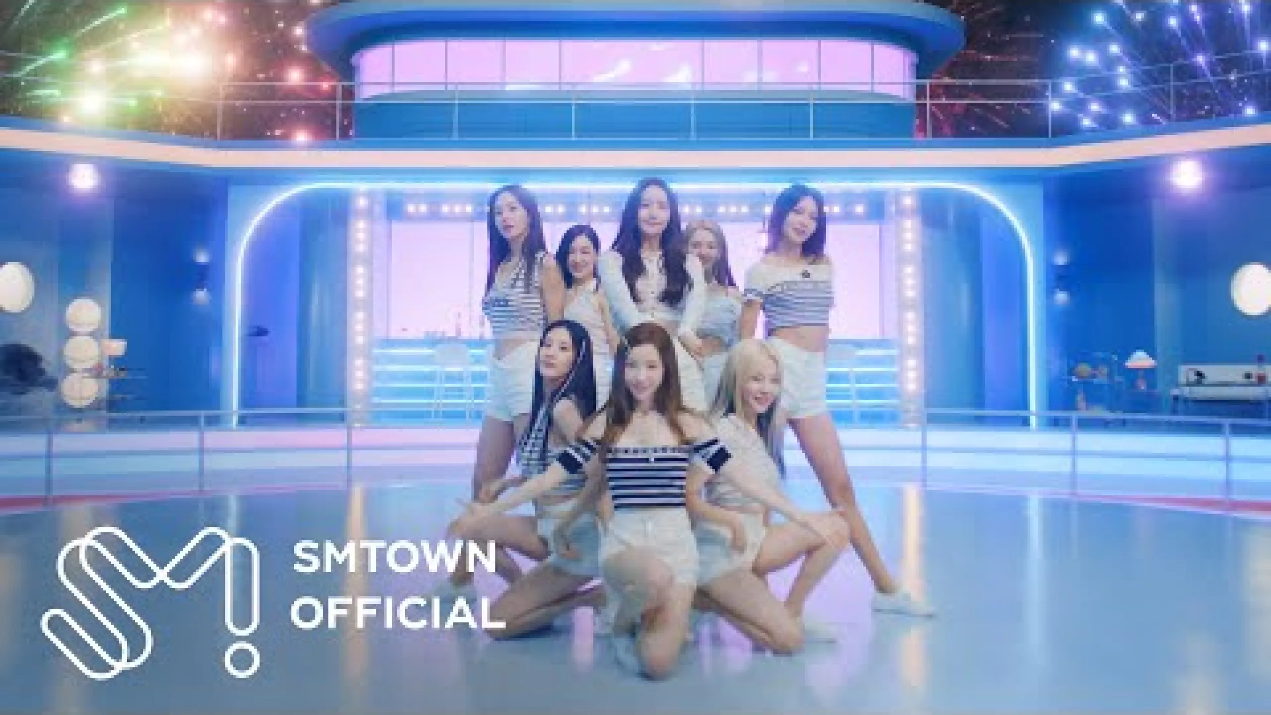 Girls' Generation 소녀시대 'FOREVER 1' MV: Clothes, Outfits, Brands, Style and Looks | Spotern