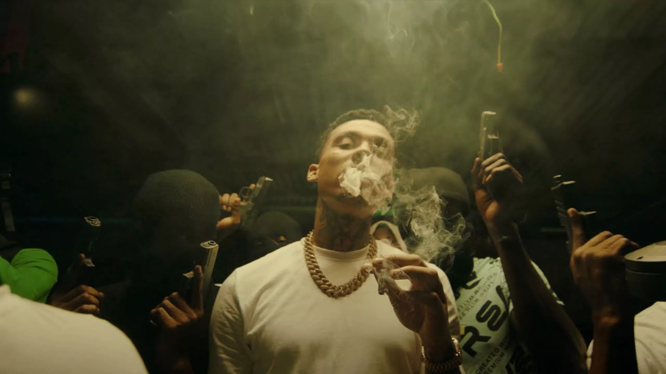 Fredo - Scoreboard feat. Tiggs Da Author (Official Video) : Vêtements ...