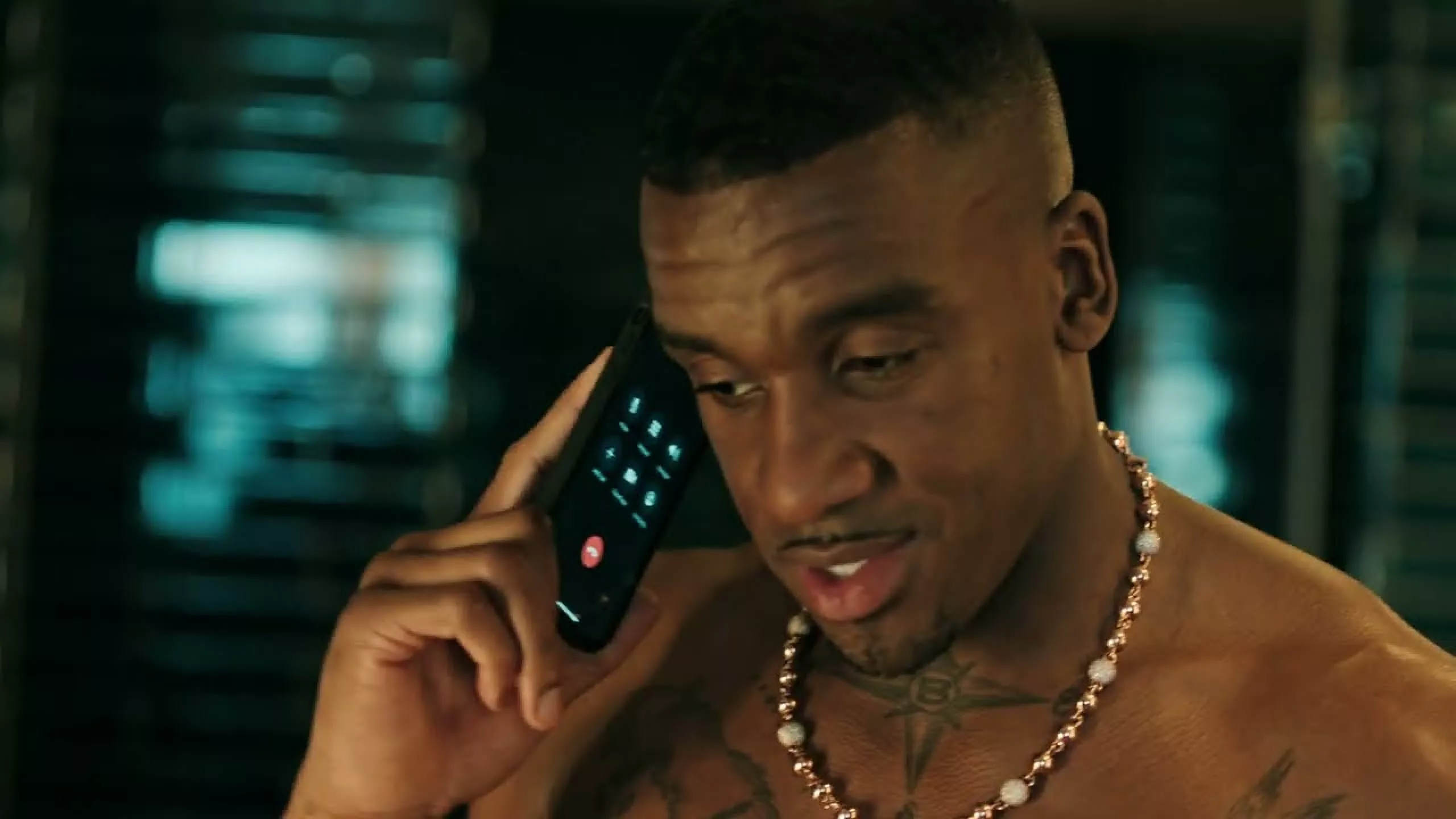 Bugzy Malone - Mrs Lonely (Official Video): Clothes, Outfits, Brands, Style and Looks | Spotern