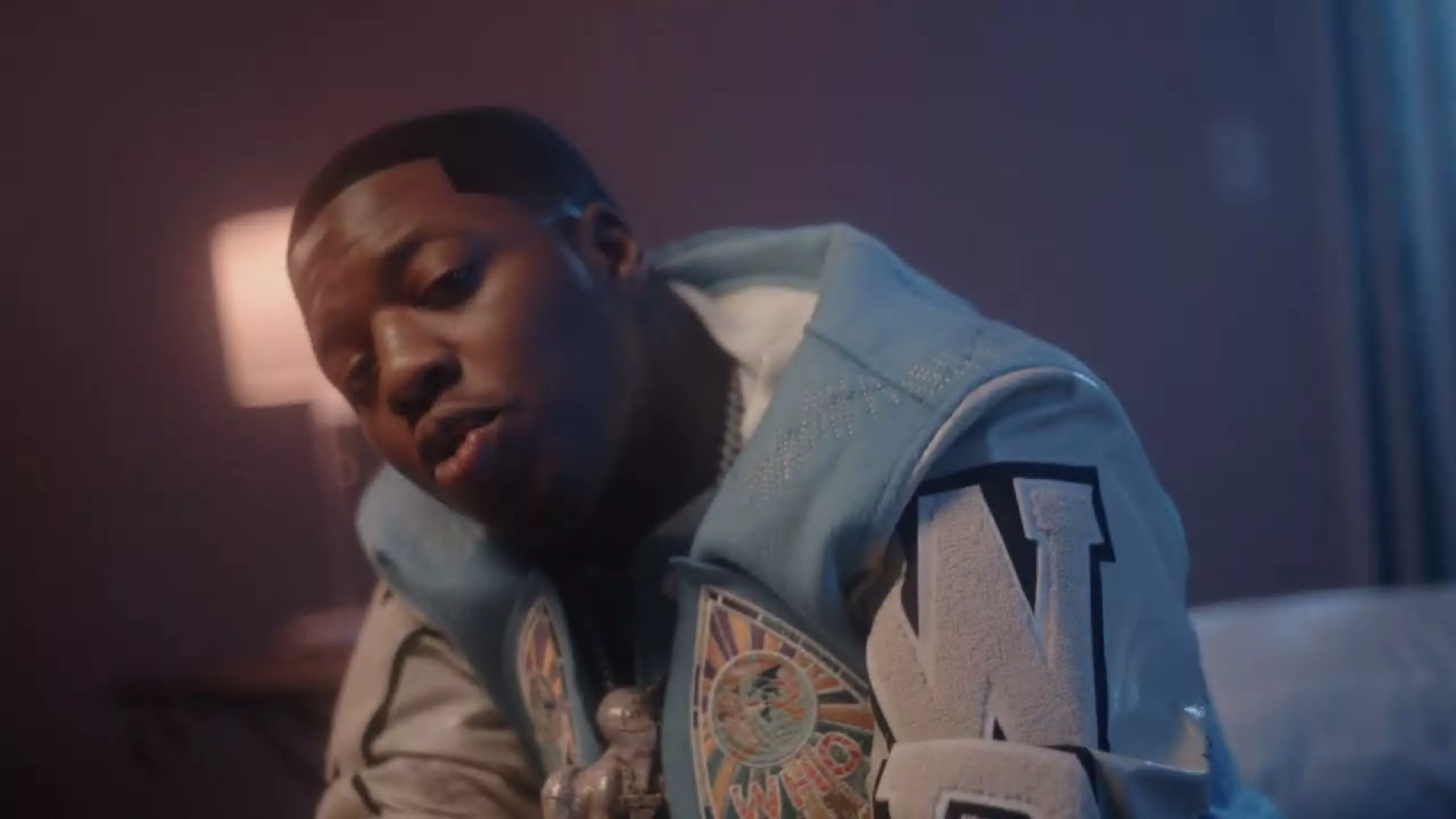 Lil Zay Osama - Got It No Mo (Official Music Video): Clothes, Outfits ...