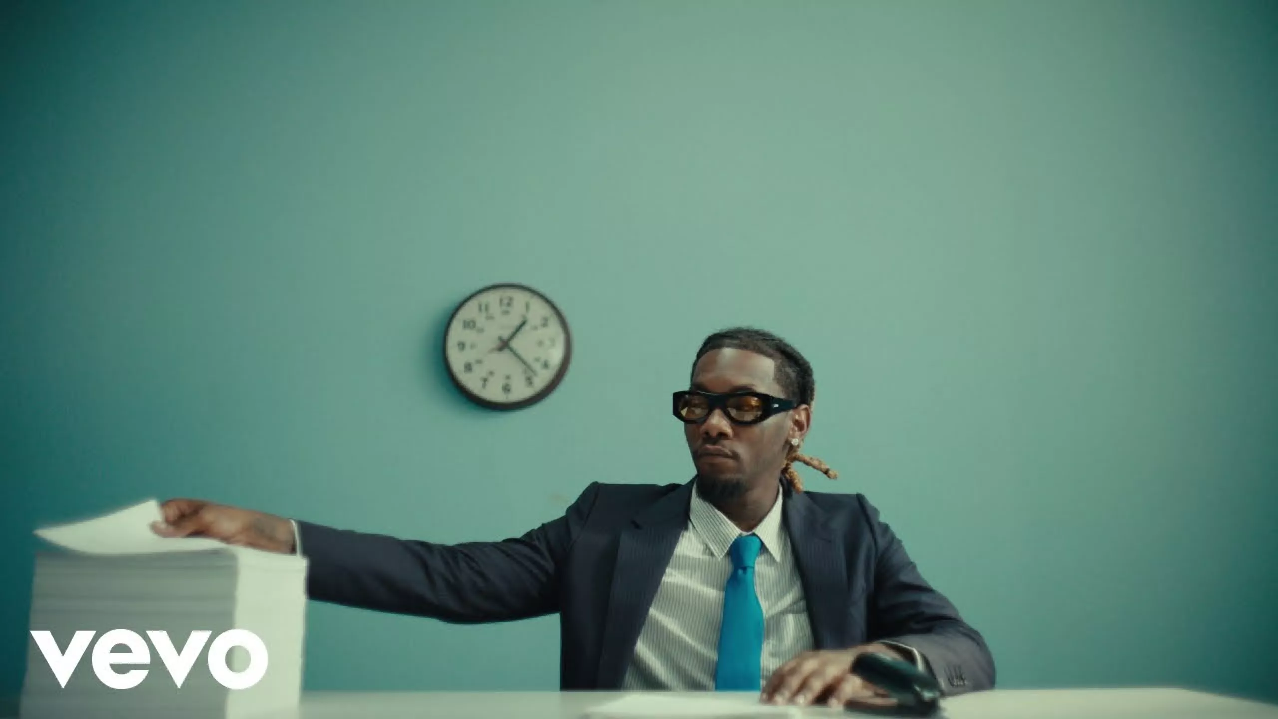 Offset - BLAME IT ON SET (Official Music Video): Clothes, Outfits ...