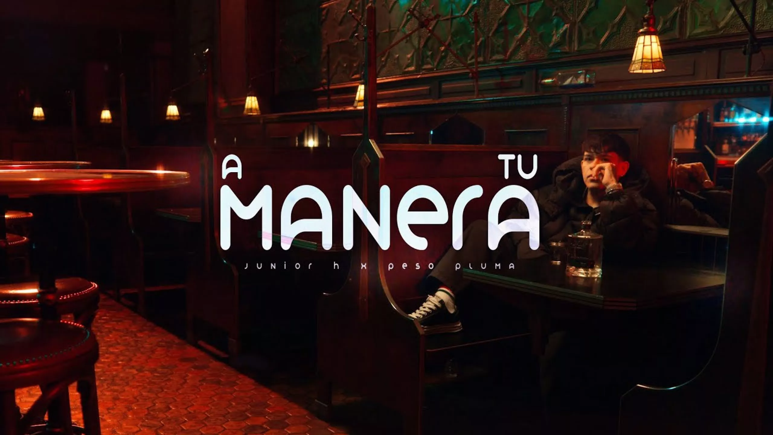 Junior H x Peso Pluma - A Tu Manera [Video Oficial]: Clothes, Outfits ...