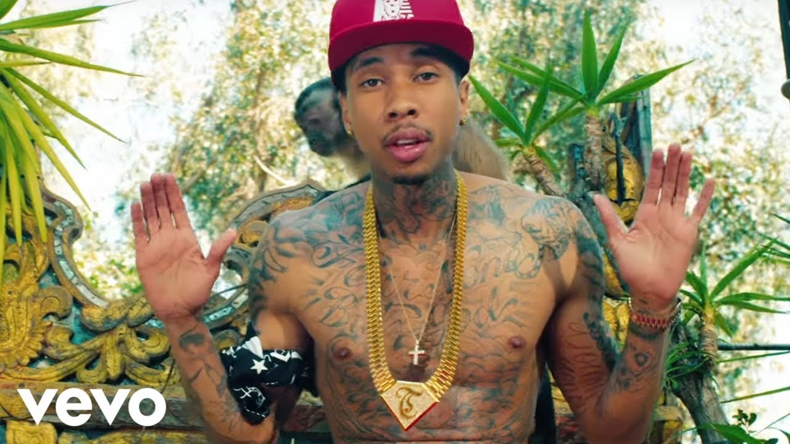 Tyga - Hookah ft. Young Thug: Clothes, Outfits, Brands, Style and Looks ...
