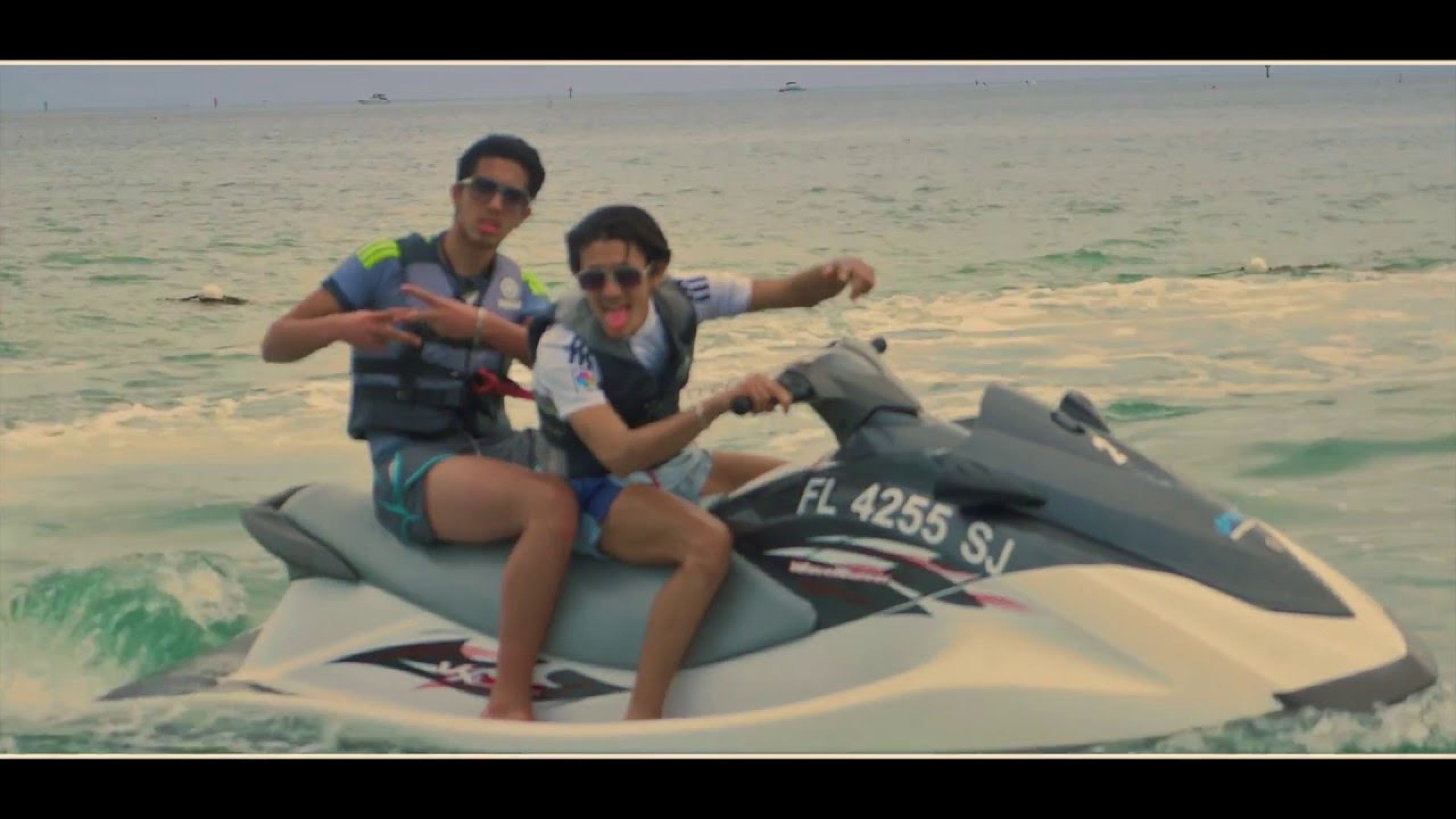 MMZ - Genesis [Clip Officiel]: Clothes, Outfits, Brands, Style and ...