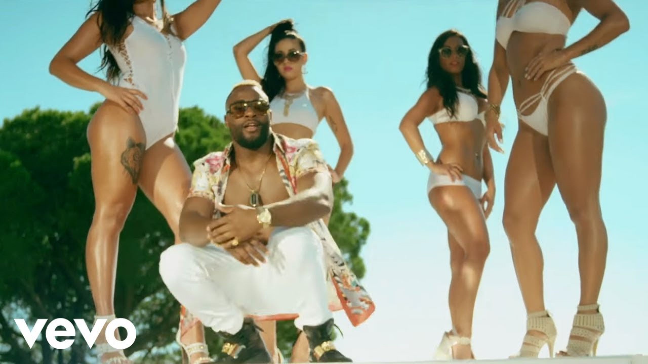 Gradur - Ken (Clip Officiel): Clothes, Outfits, Brands, Style and Looks | Spotern
