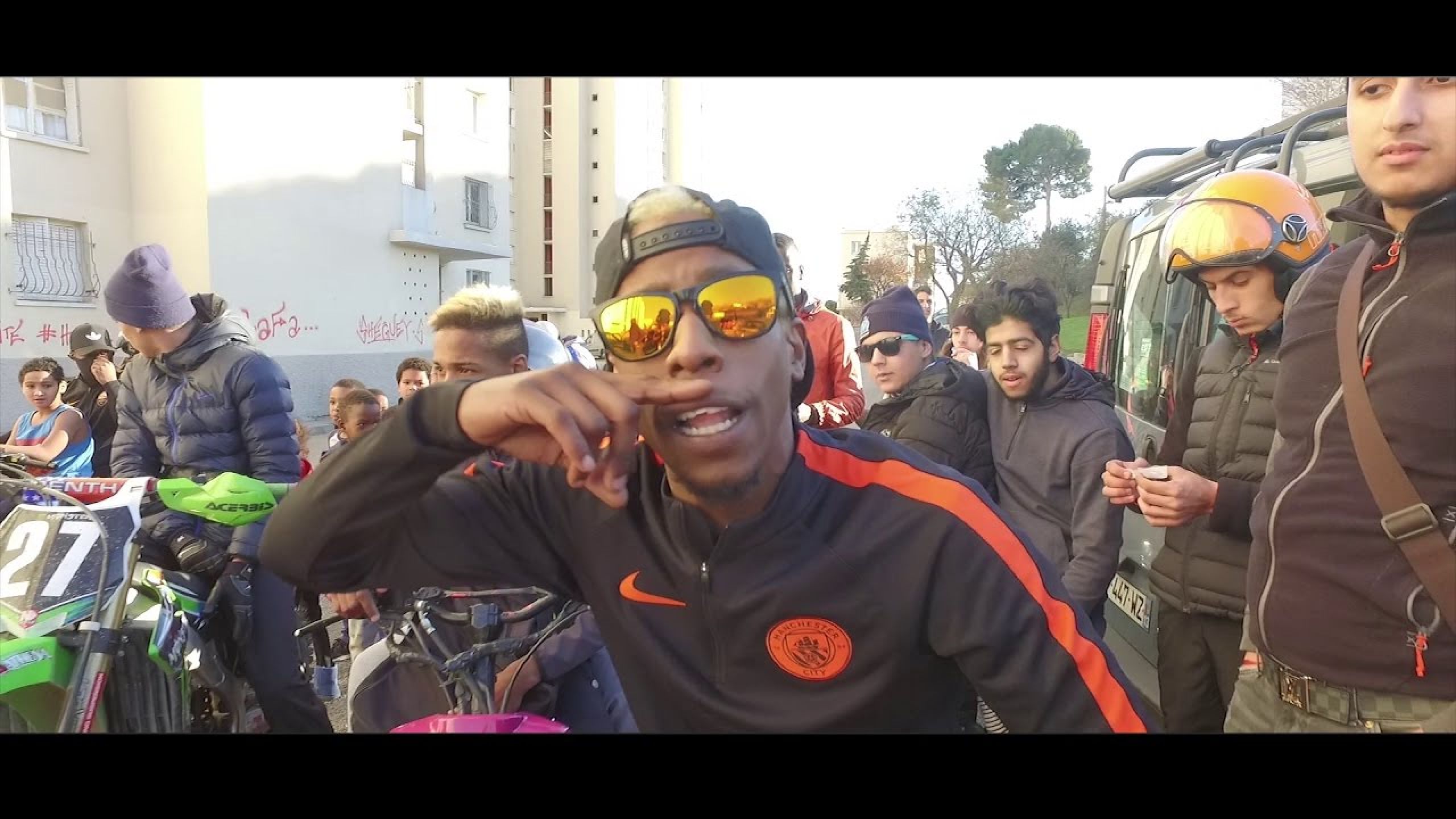 Elams - M.S.T. (Clip Officiel) / ALBUM BALTIMORE [01/15]: Clothes ...