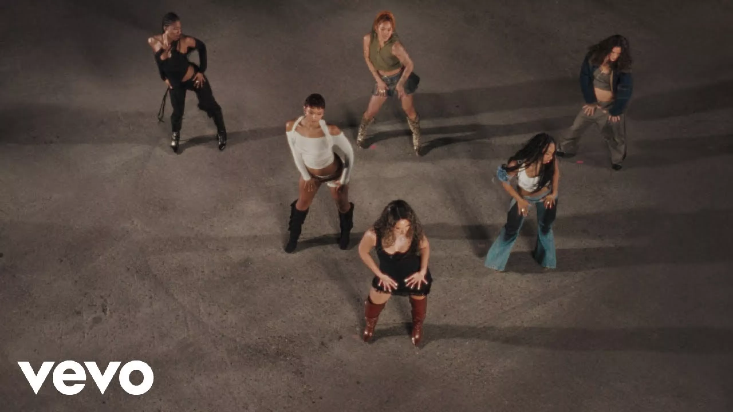 FLO - Walk Like This: Clothes, Outfits, Brands, Style and Looks | Spotern