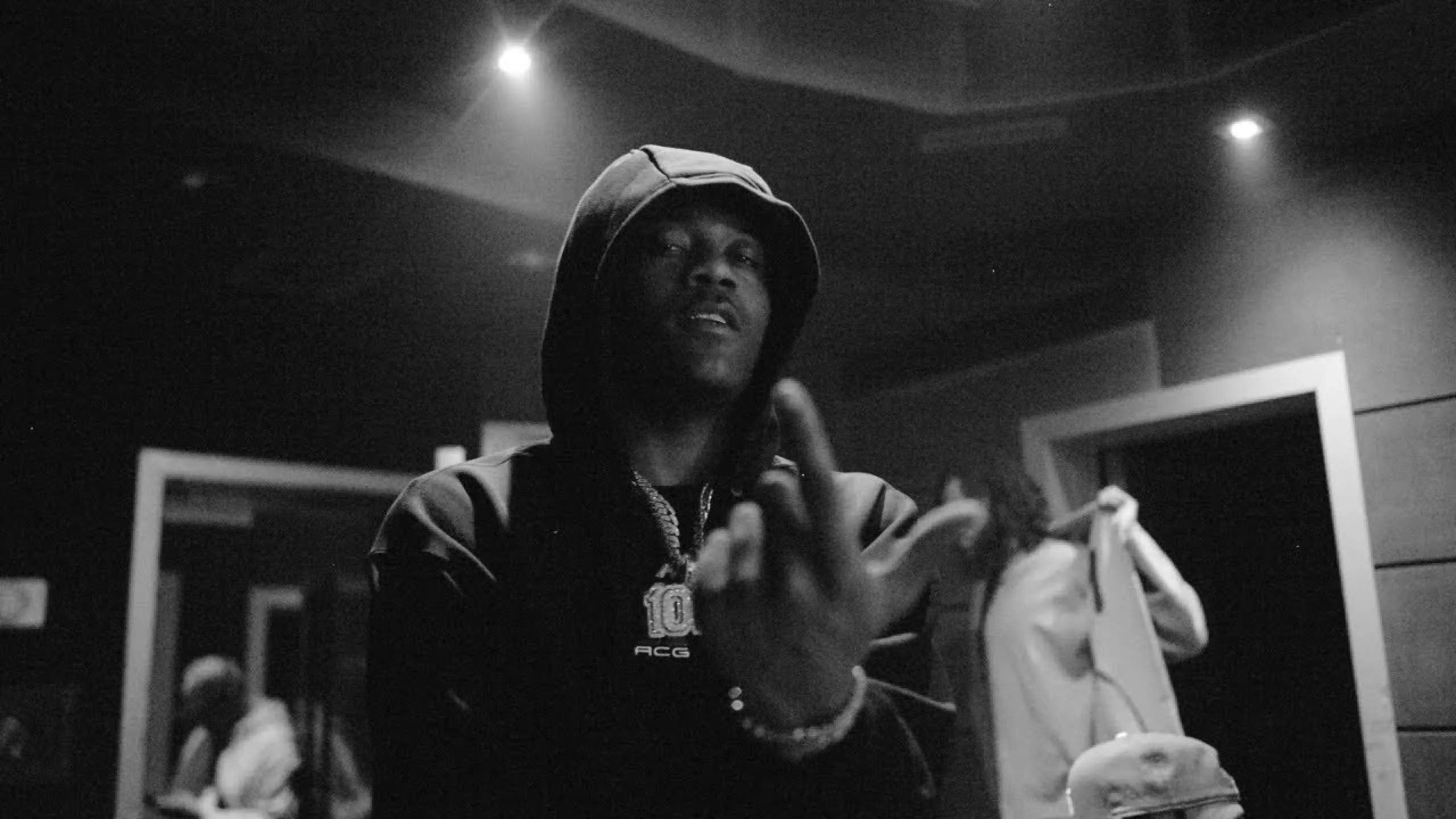 FTO Sett - Push Up [Official Music Video]: Clothes, Outfits, Brands ...