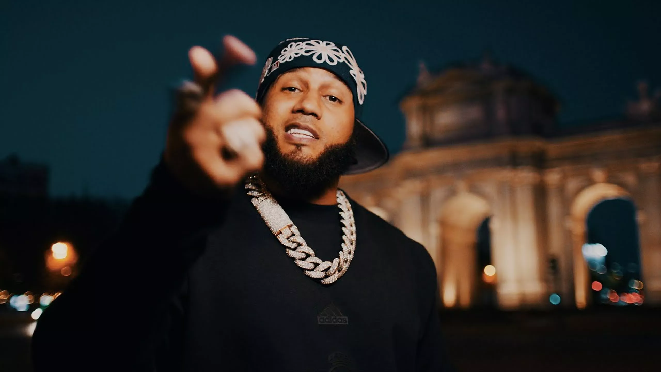 El Alfa "El Jefe" - No Nos Parecemos (Video Oficial): Clothes, Outfits ...