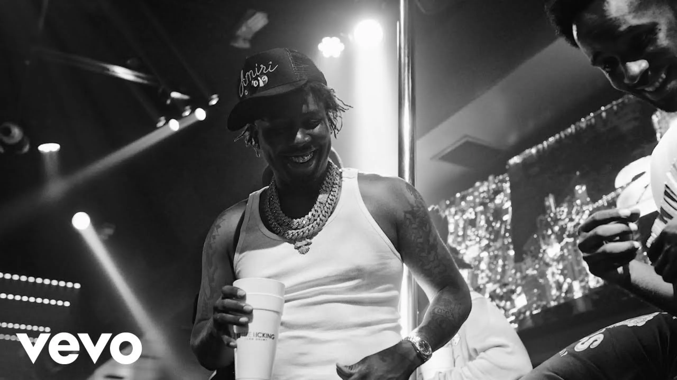 Real Boston Richey - One Hit Wonder (Official Music Video): Clothes ...