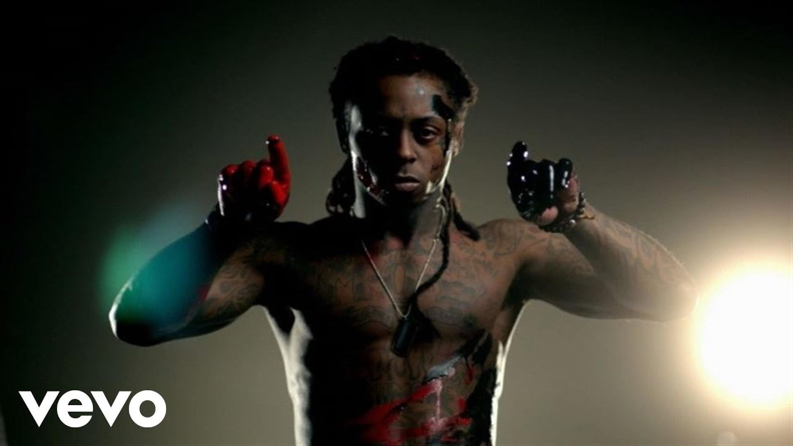 Lil Wayne - Mirror ft. Bruno Mars (Official Music Video): Clothes ...