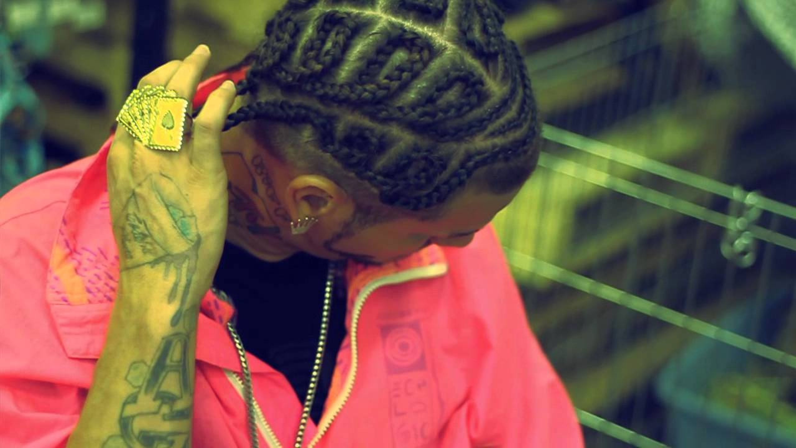 RiFF RAFF - RABiES (Official Music Video): Clothes, Outfits, Brands ...