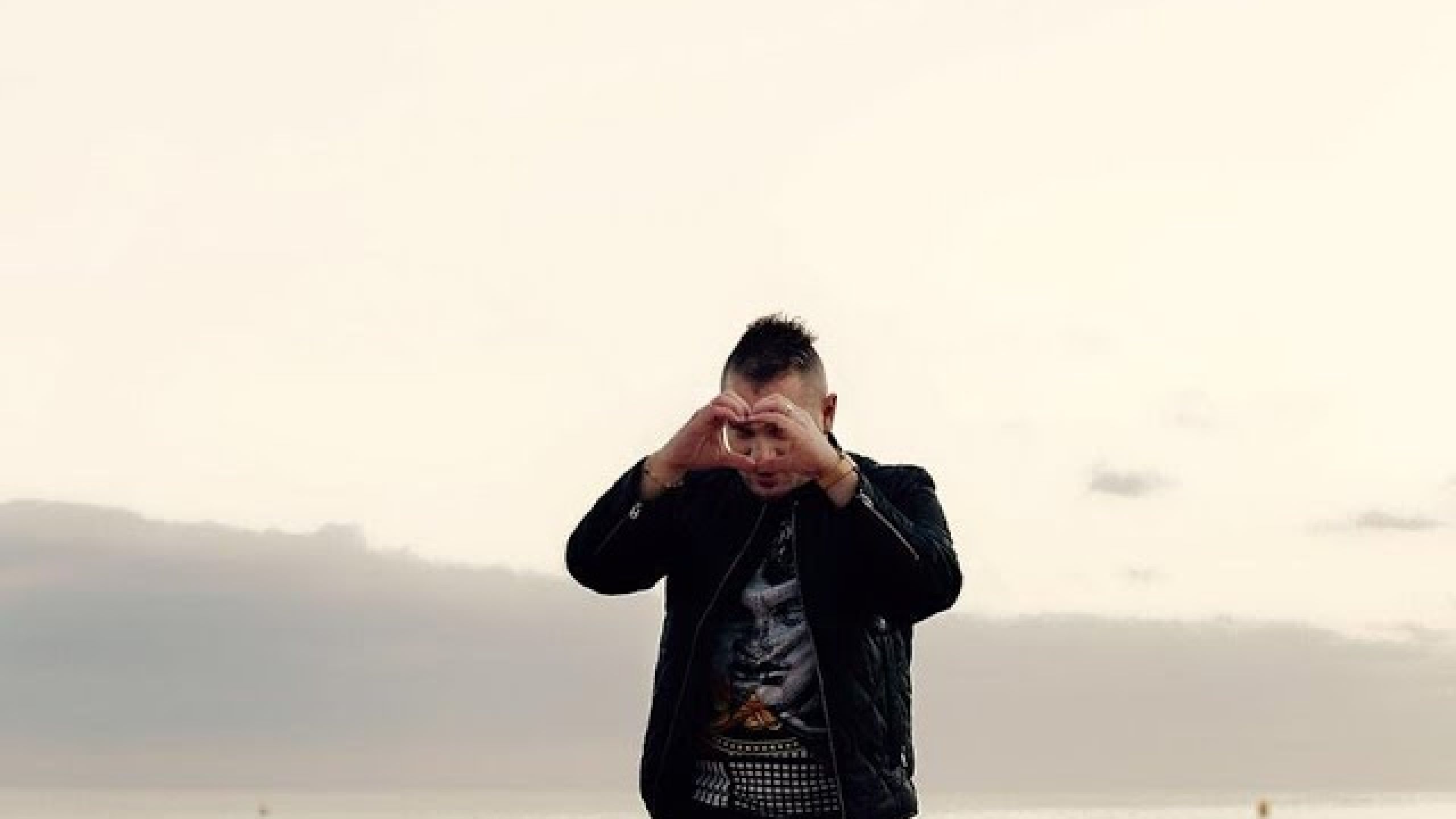 JUL - LOVA // CLIP OFFICIEL // 2015: Ropa, Moda, Marca, Look y Estilo | Spotern