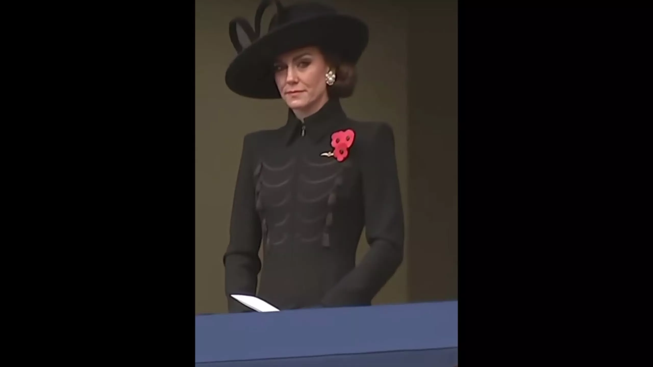 Emotional Princess Catherine at Sunday Remembrance Day.: Ropa, Moda ...