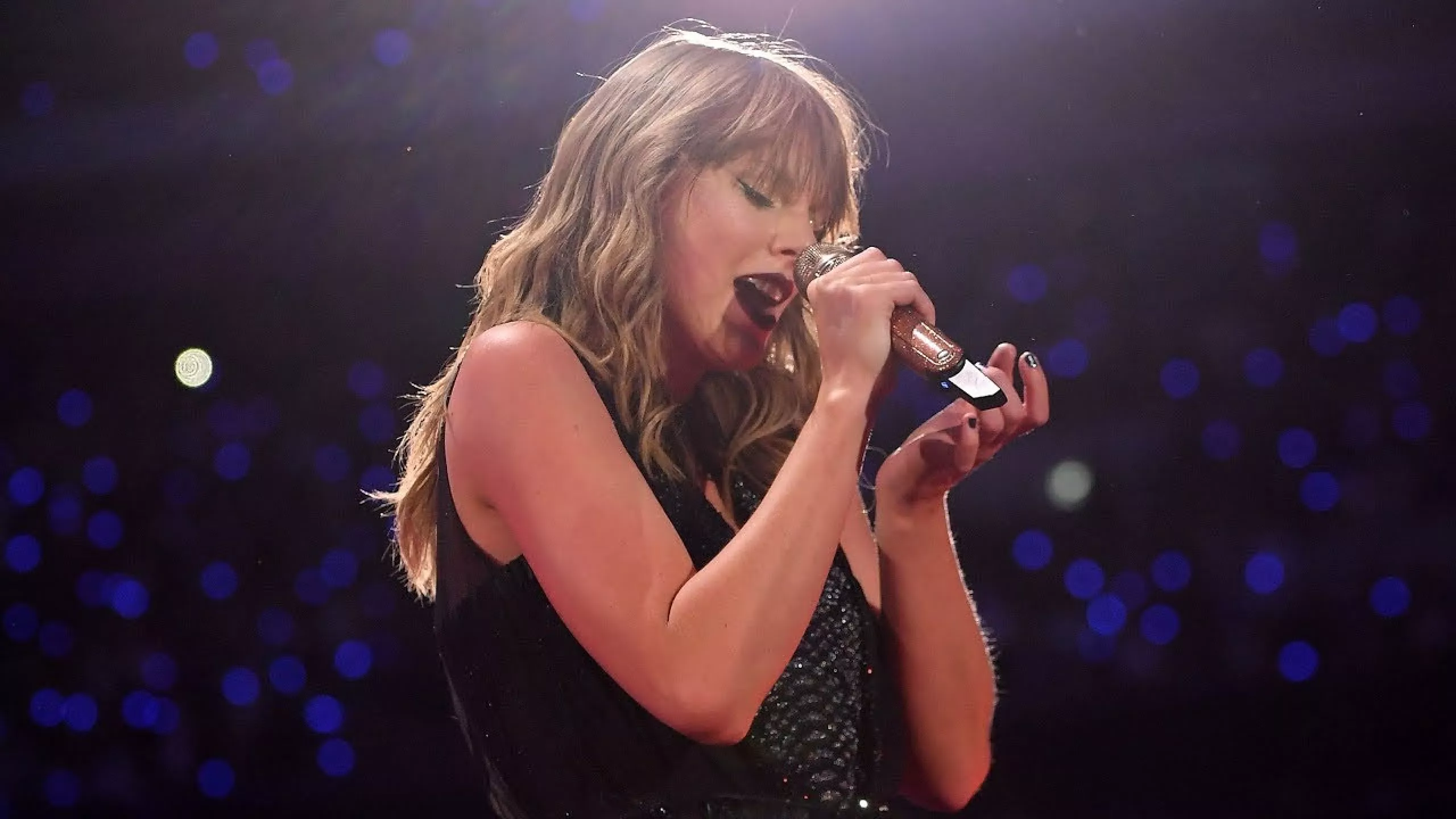 Taylor Swift - dress # live reputation tour: Clothes, Outfits, Brands ...