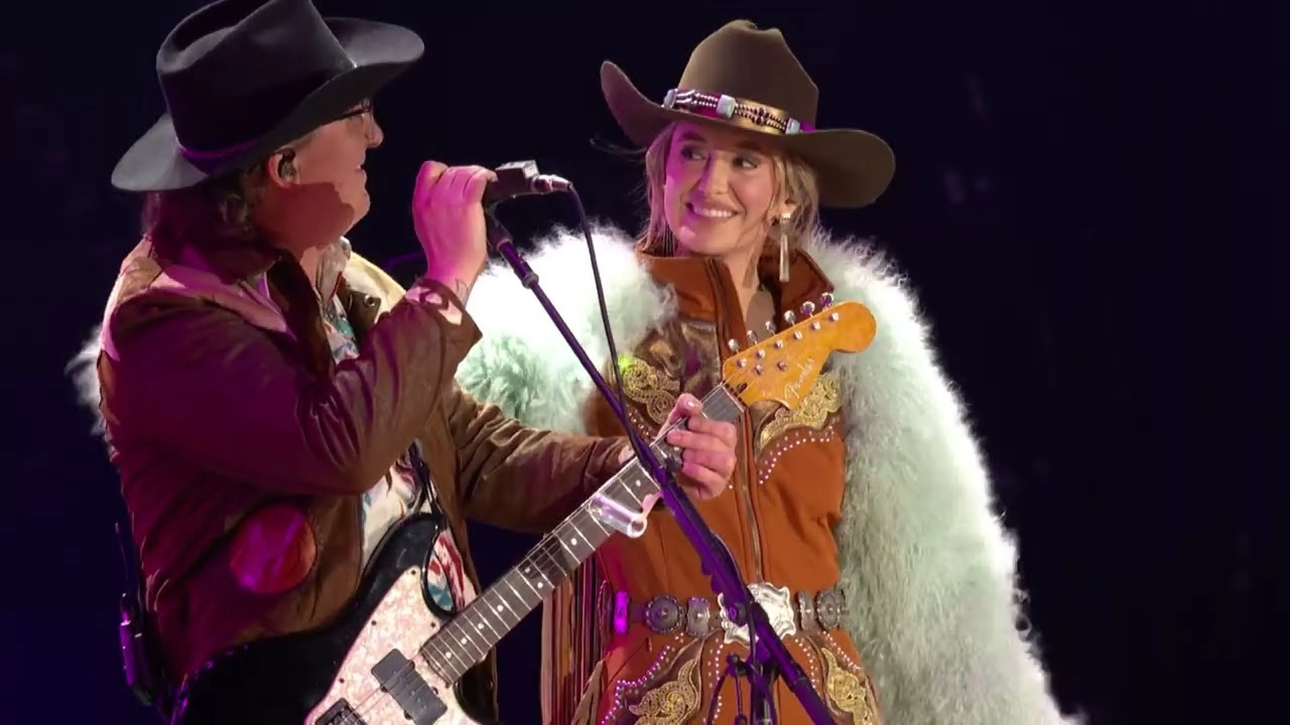 Lainey Wilson - 4x4xU (New Year's Eve Live: Nashville's Big Bash 2025 ...