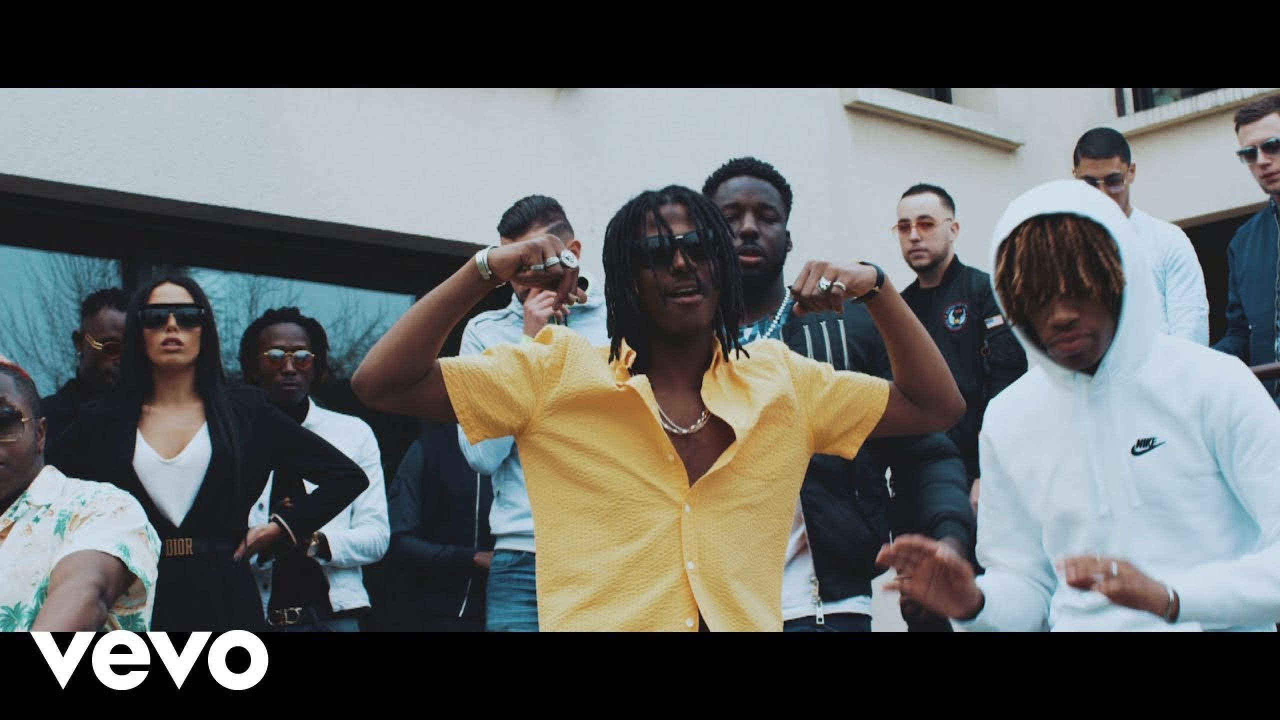 Cheu-B - Mafioso (Clip officiel): Ropa, Moda, Marca, Look y Estilo ...