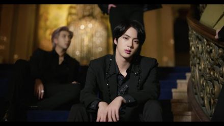 RM: Clothes, Outfits, Brands, Style and Looks | Spotern