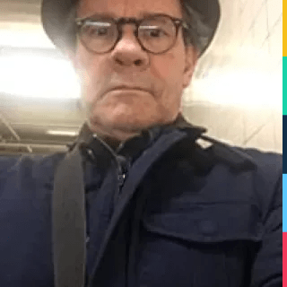 Ethan Phillips: Ropa, Moda, Look y Estilo | Spotern