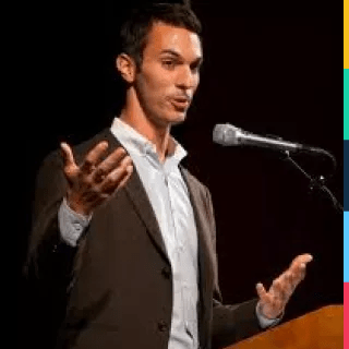 Ari Shapiro: Ropa, Moda, Look y Estilo | Spotern